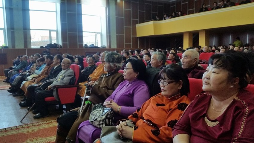 АЙМГИЙН АХМАДЫН АНХДУГААР ЧУУЛГАН БОЛЖ БАЙНА