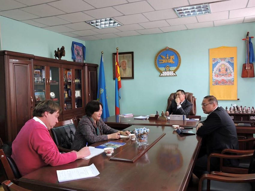 БАЯНХОНГОР АЙМАГТ ХЭРЭГЖИЖ БУЙ ТӨСЛҮҮДЭД МОНИТОРИНГ ХИЙХ АЖИЛ ЭХЭЛЖ БАЙНА