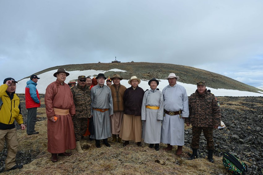 БУРХАН ХАЛДУН уулыг тайх ёслолын ажиллагаа болж өнгөрлөө
