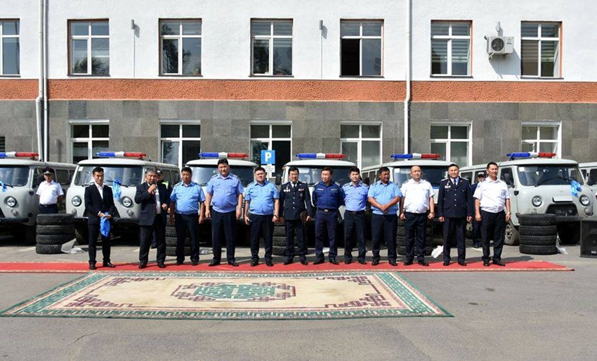 НАЛАЙХ ДҮҮРЭГ ДЭХ ЦАГДААГИЙН ХЭЛТЭС ШИНЭ АВТОМАШИНТАЙ БОЛЛОО
