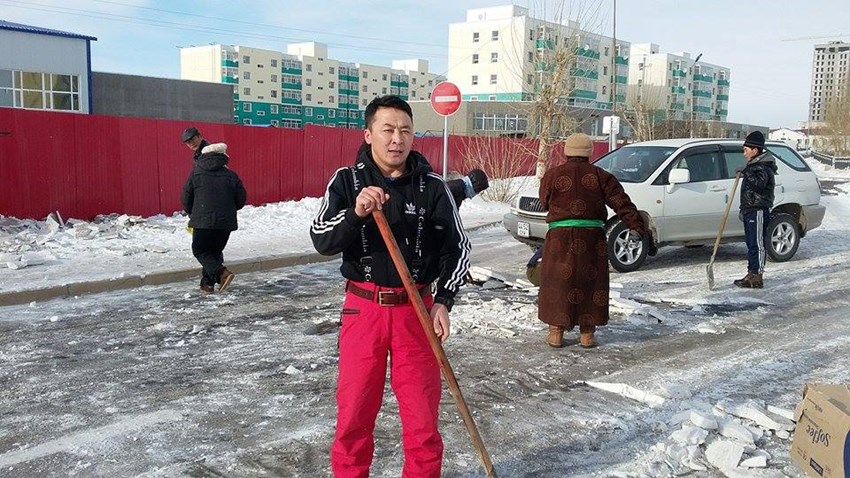 АМРАЛТЫН ӨДРӨӨР Ч АЖИЛСАГ ХАМТ ОЛОН