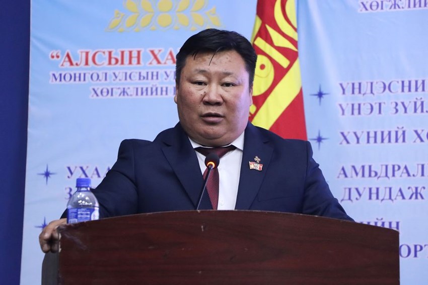 ХОВД АЙМГИЙН ЗАСАГ ДАРГААР Б ДҮГЭРЖАВЫГ ДАХИН ТОМИЛУУЛАХААР МОНГОЛ
