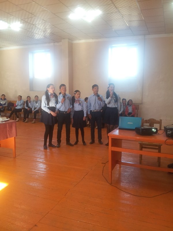 6 11 дүгээр ангийн хүүхдүүдийн дунд караокены тэмцээн зохион байгуулагдлаа