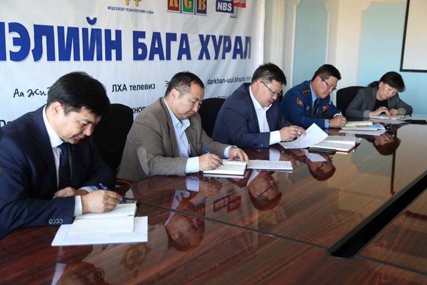 НАМРЫН УРГАЦ ХУРААЛТАД 762 ОЮУТАН АВЧ АЖИЛЛУУЛАХ ХҮСЭЛТ ИРҮҮЛЖЭЭ