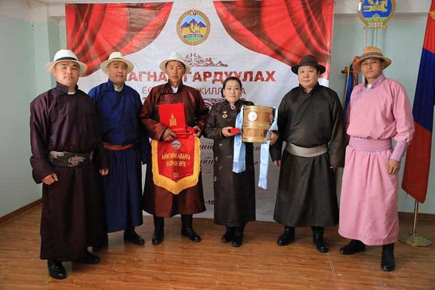 БУЛГАН СУМЫН АЙМГИЙН АВАРГА МАЛЧДЫН ШАГНАЛ ГАРДУУЛАХ АЖИЛЛАГАА
