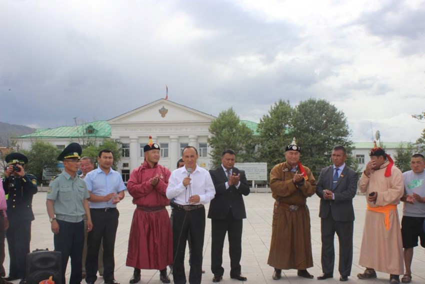УЛСЫН НАЧИН Б БААТАРЦОЛЫГ ХҮНДЭТГЭЛТЭЙГЭЭР ХҮЛЭЭЖ АВЛАА